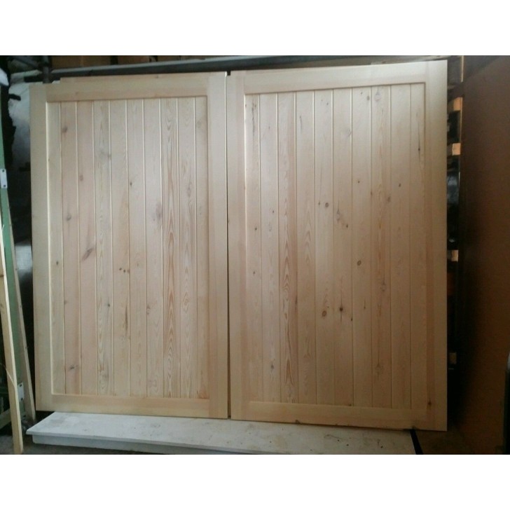 Bespoke Garden Gate Driveway | Pine Side-Hung Gates